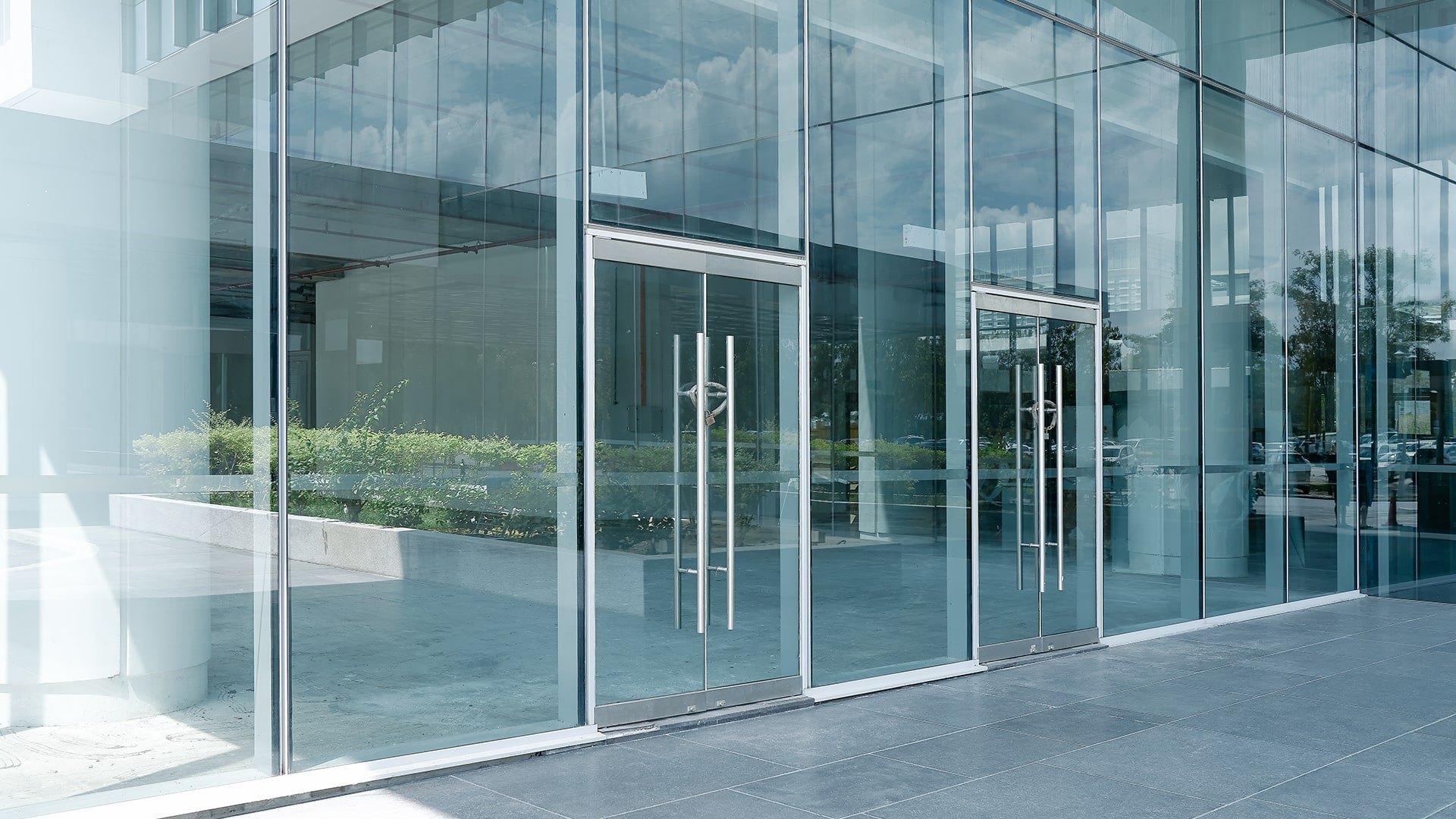 AL-HADID - Specialize in Glass & Metal contracting